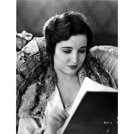 Alice Joyce sitting and Reading Photo Print (8 x 10) | Walmart Canada