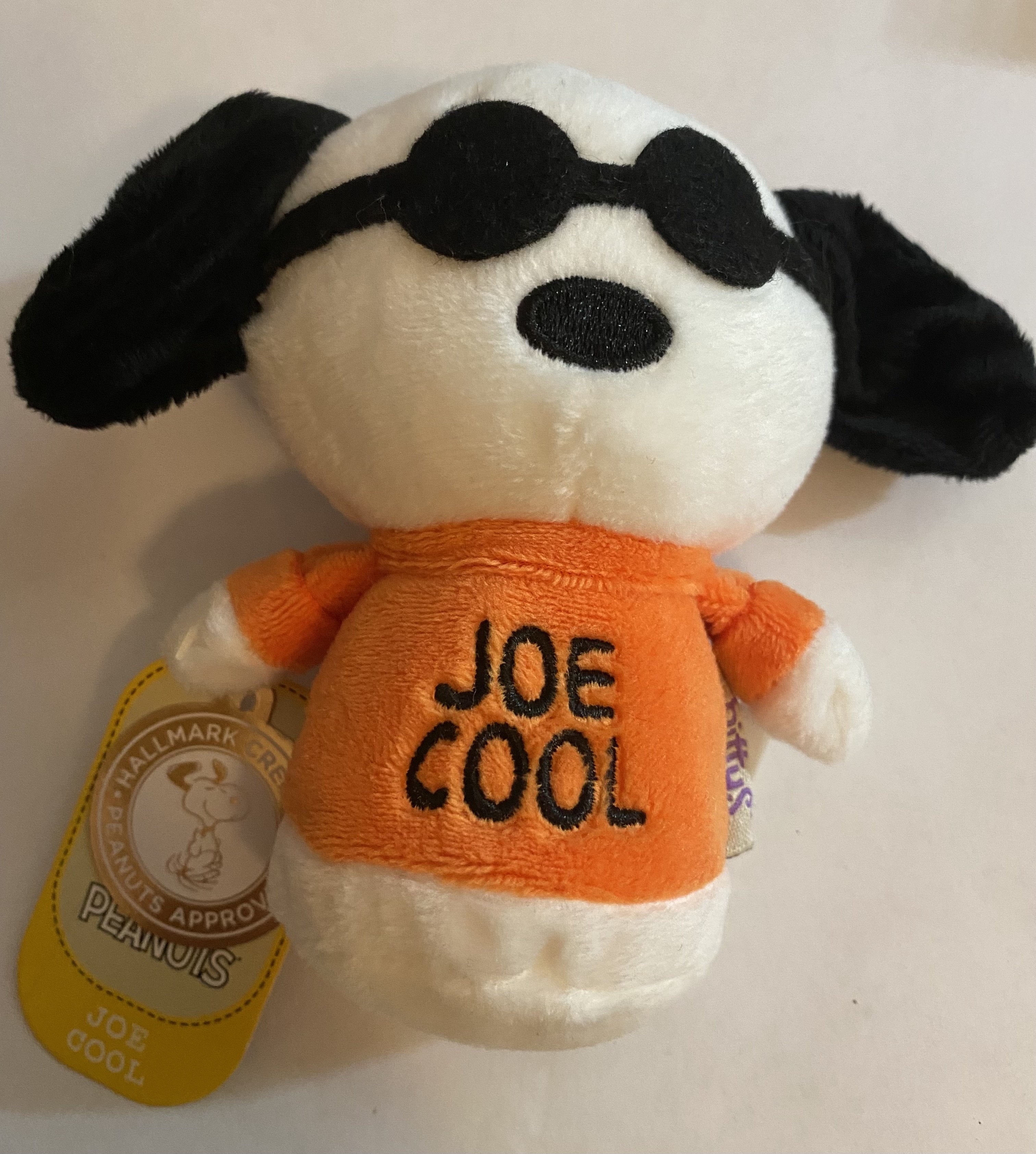 Hallmark Itty Bittys Peanuts Snoopy Joe Cool Toys Character Plushy with ...