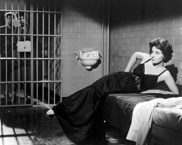 Susan Hayward in black gown lies on cell bed 1958 I Want To Live 11x17 ...