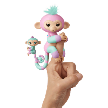 WowWee Fingerlings Playset: Twirl-a-Whirl Carousel Toy with Baby Monkey ...