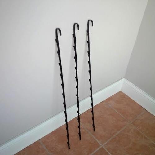 Single Strip 12 Clip Hanging Potato Chip, Candy Display Rack (Black ...