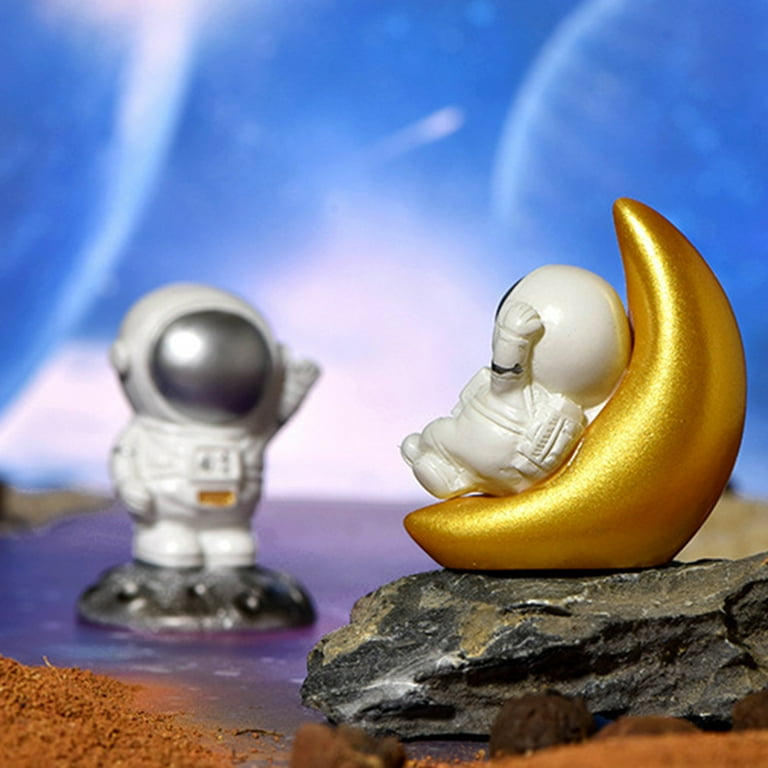 Mini Astronaut Statue