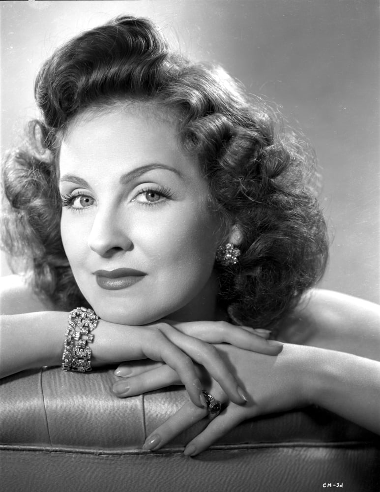 Constance Moore Leaning on Two Hands Portrait Photo Print (8 x 10 ...