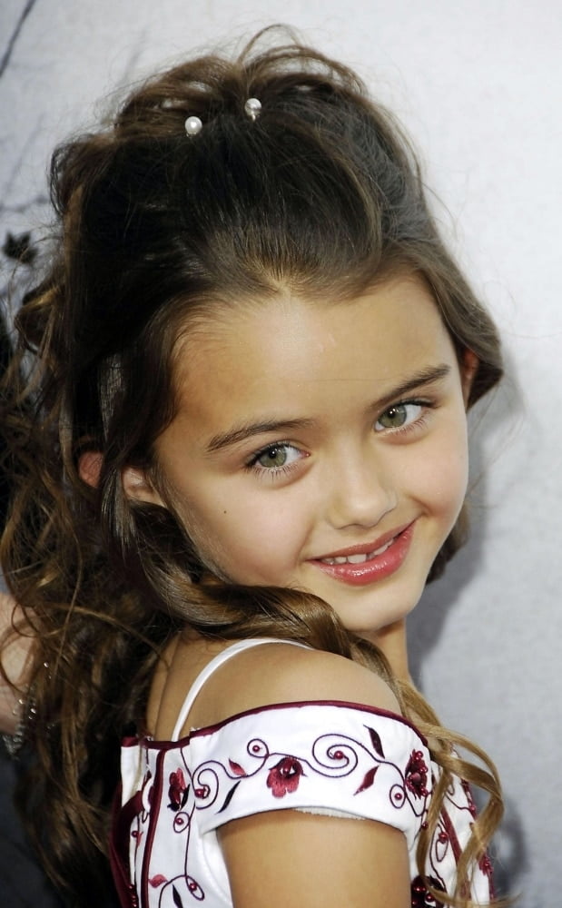 Shyann Mcclure At Arrivals For Premonition World Premiere, Arclight ...