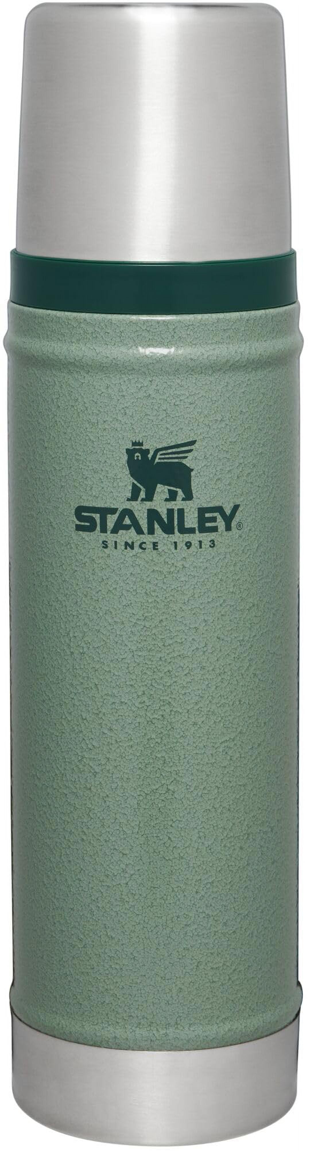 Botella con aislamiento al vacío Stanley Classic 590 ml, color verde ...