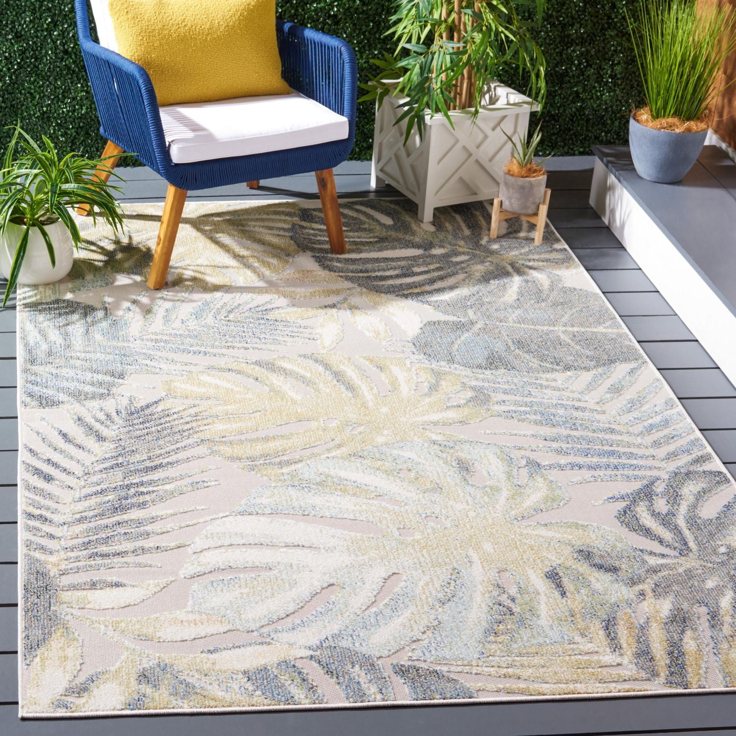 Click here for Safavieh Sarasota Alexa Floral Indoor/Outdoor Area... prices