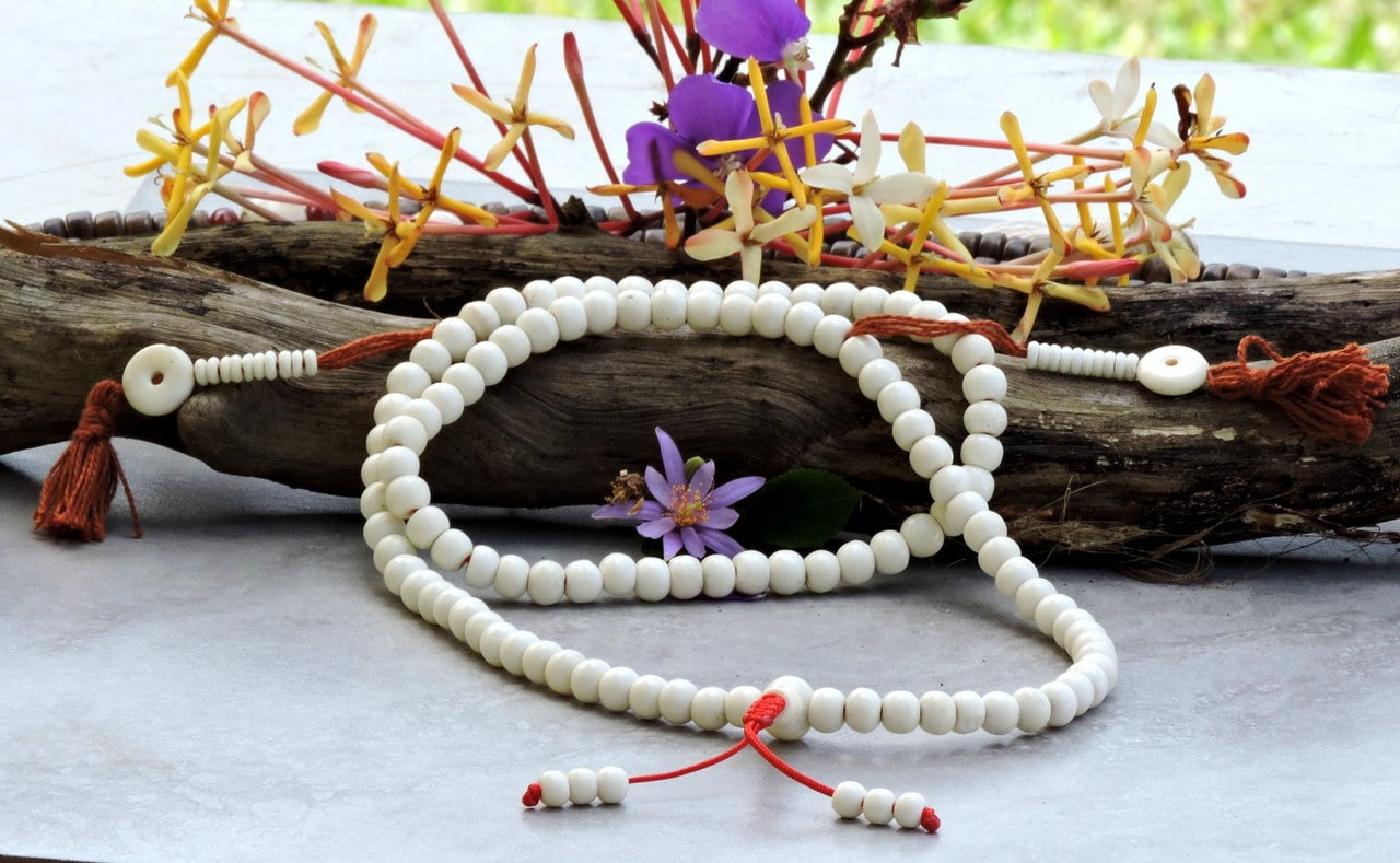 White Yak Bone Tibetan 108 Bead Mala 108 with Bone Counters - Walmart.com