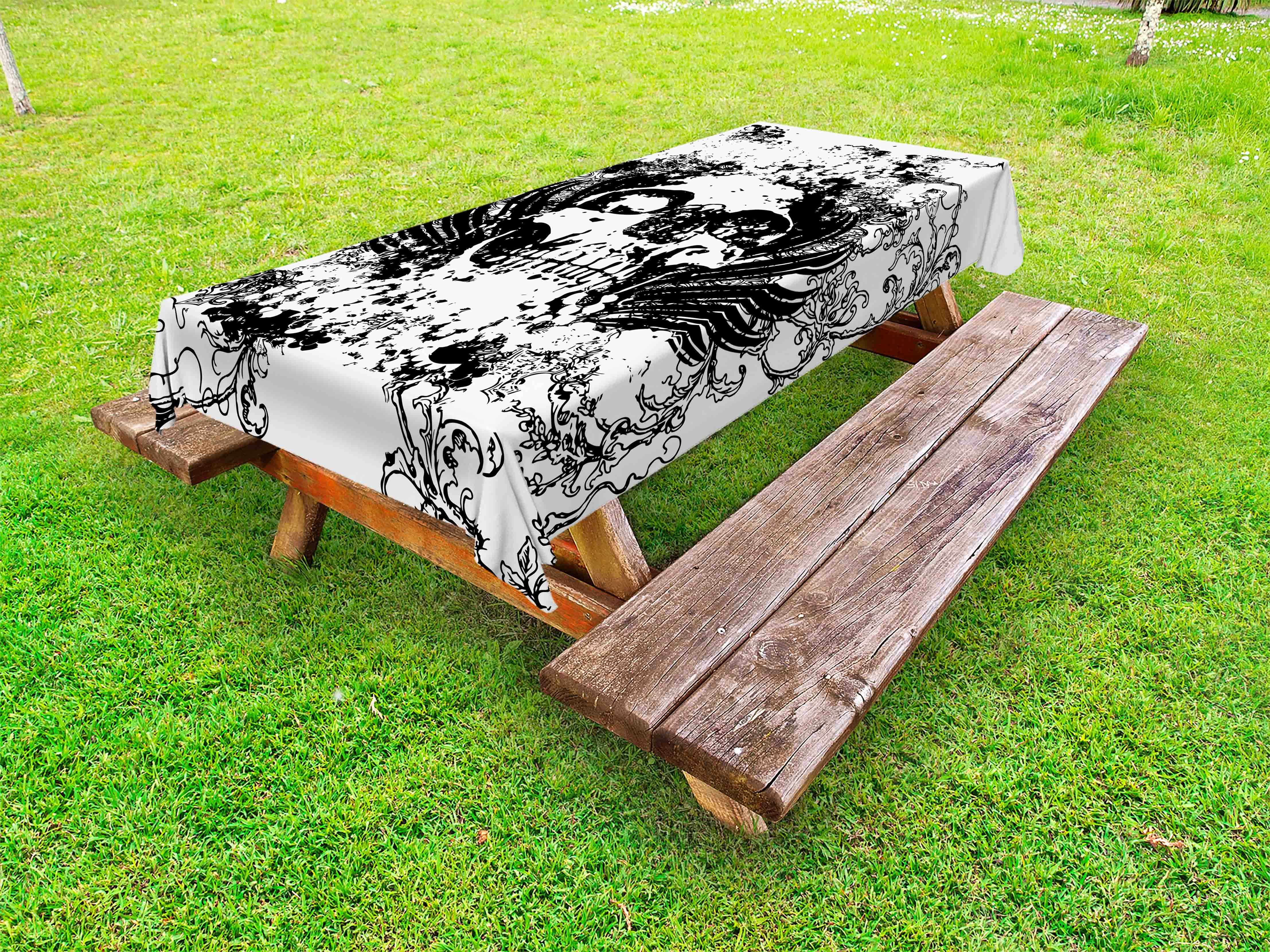 Gothic Outdoor Tablecloth, Scary Skull in Grunge Sketch Dead Themed ...