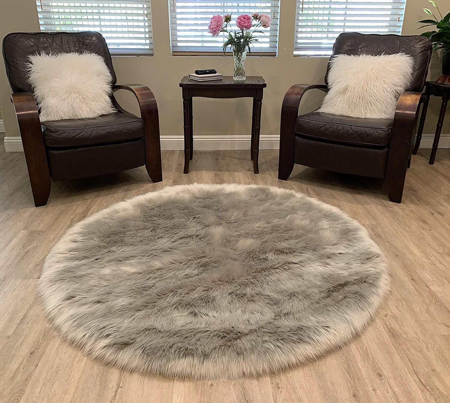 LAMBZY Faux Sheepskin Super Soft Hypoallergenic Silky Round Shag Rug ...