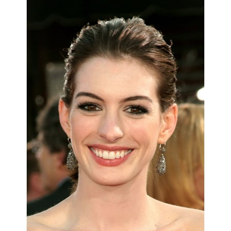 Anne Hathaway At Arrivals For Get Smart Premiere, Mann Village Theatre ...