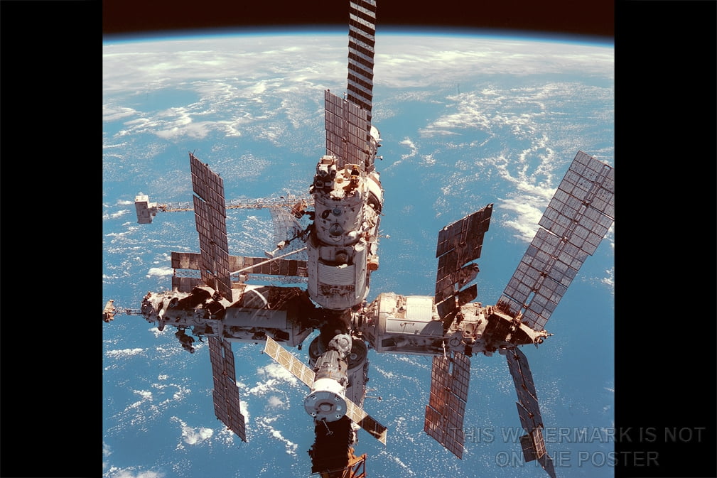 24"x36" Gallery Poster, Mir space station - Walmart.com