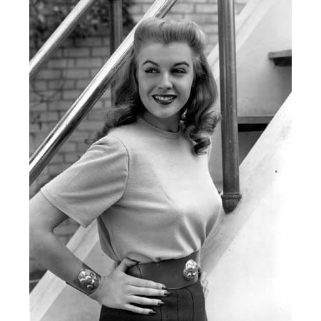 Nancy Saunders - Hand on Hip Photo Print (8 x 10) | Walmart Canada