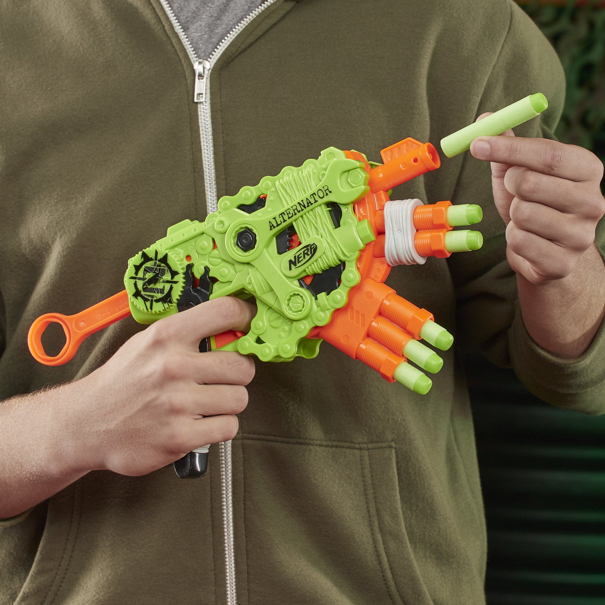 Nerf Zombie Strike Alternator Blaster, 6 Dart Capacity, 12 Official ...