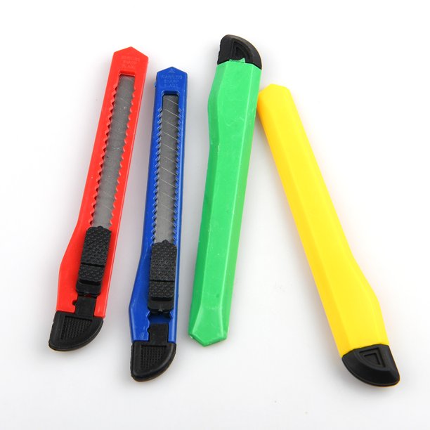 Set of 4 plastic knives with metal core Random color -9 mm breakable ...