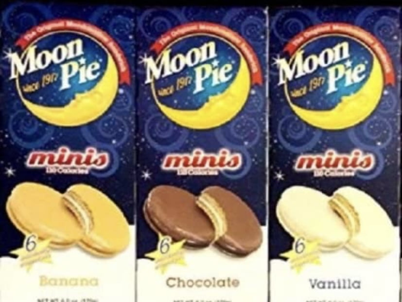 Moon Pie Mini Variety Pack - Chocolate (6 ct, 6 oz), Banana (6 ct, 6 oz ...