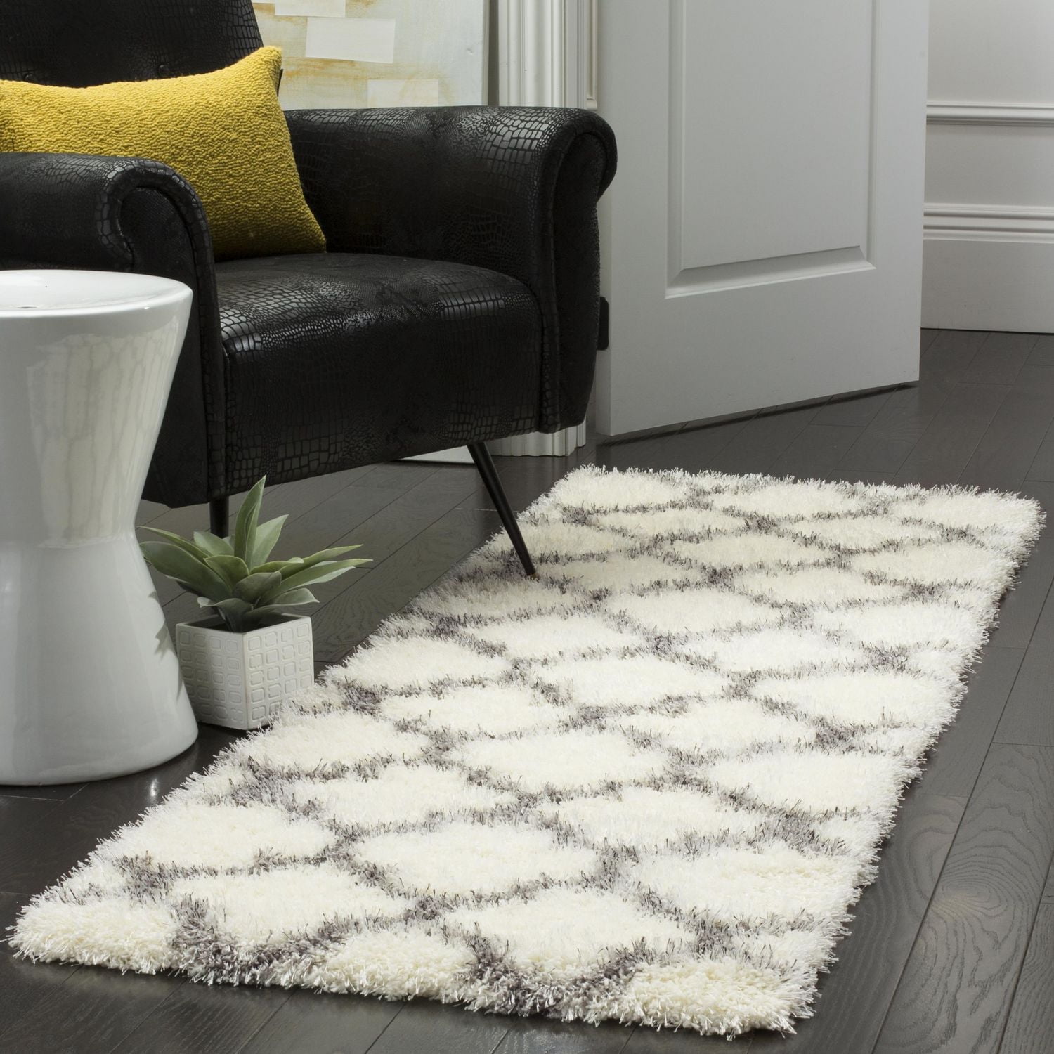 Click here for Safavieh Montreal Lennart Geometric Shag Area Rug... prices
