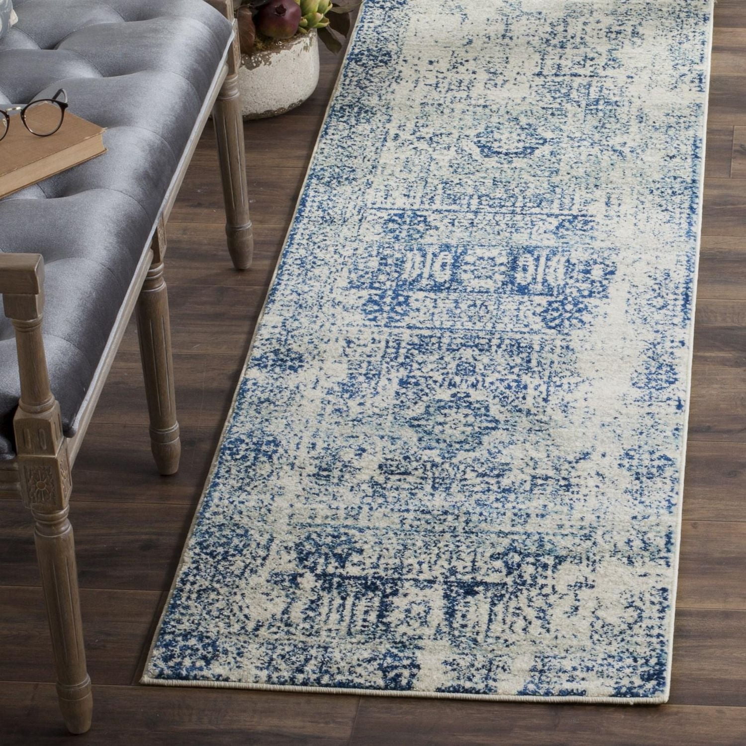 Click here for Safavieh Evoke Fullman Traditional Area Rug 2 Ft.... prices
