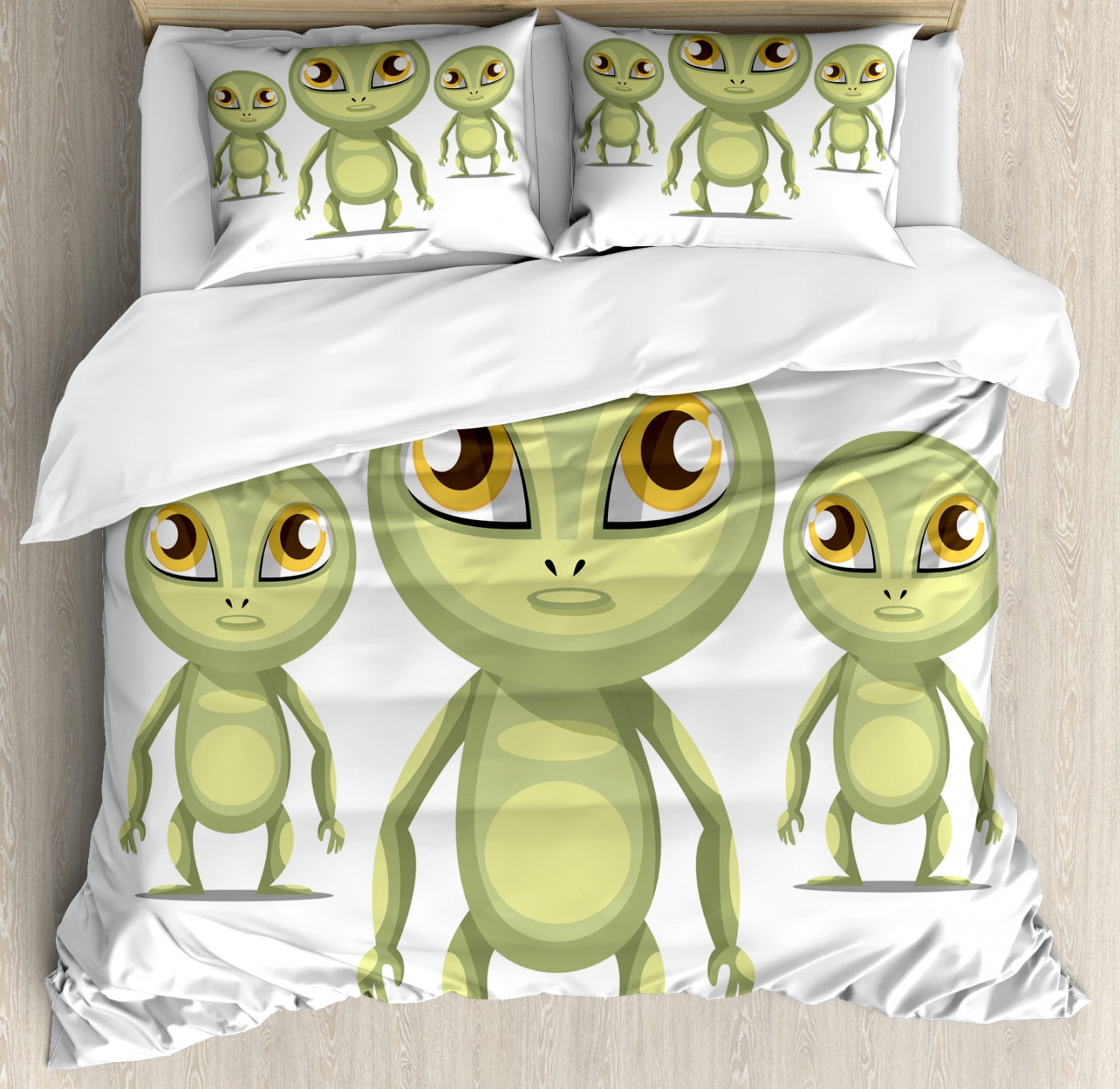 Alien Duvet Cover Set King Size, Cartoon of Big Eyed Greenish ...