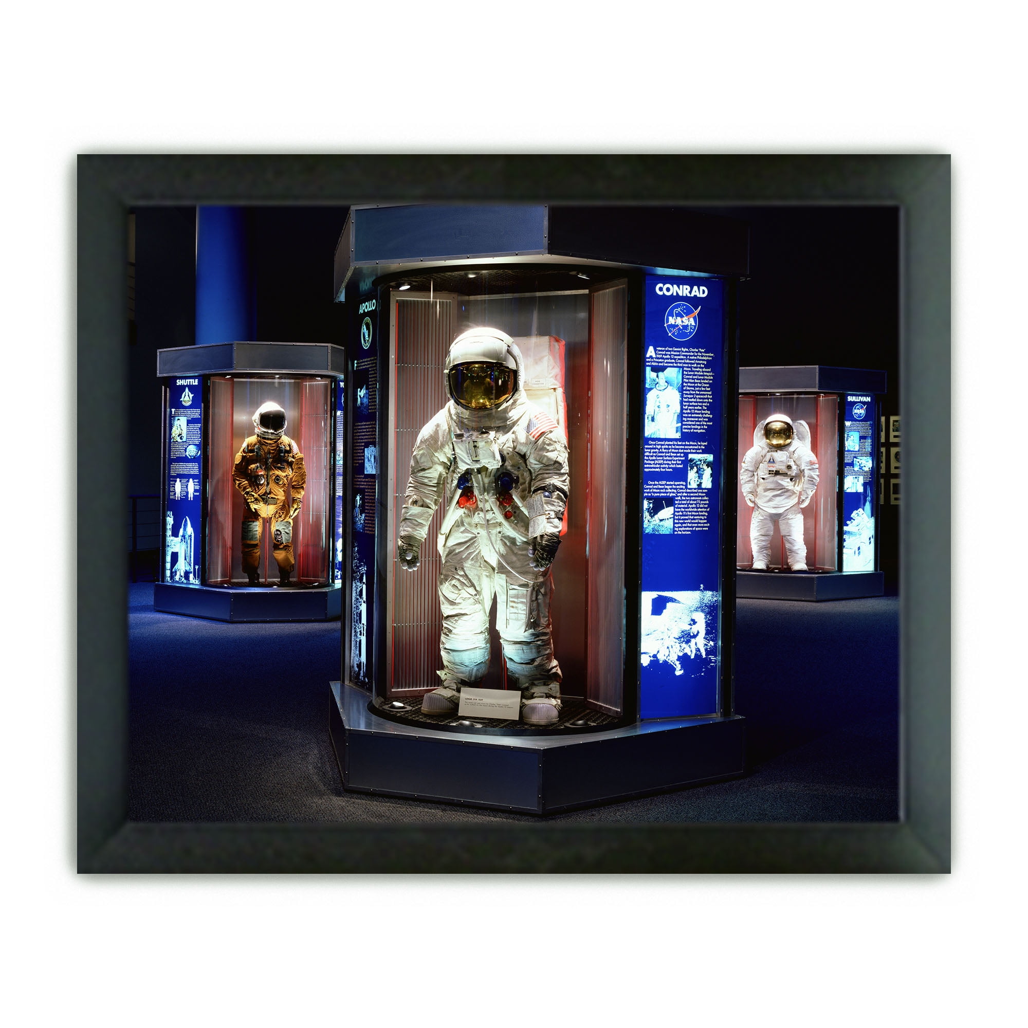 Astronaut uniform display at Lyndon B. Johnson Space Center in Houston ...