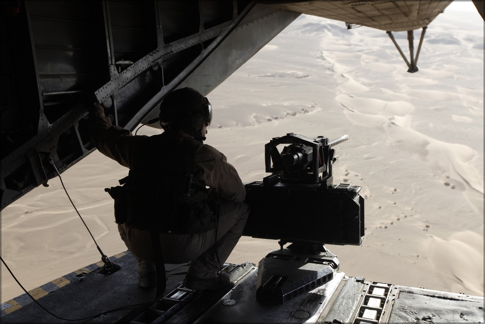 24"x36" Gallery Poster, ramp gunner HMH-462 CH-53E Super Stallion ...