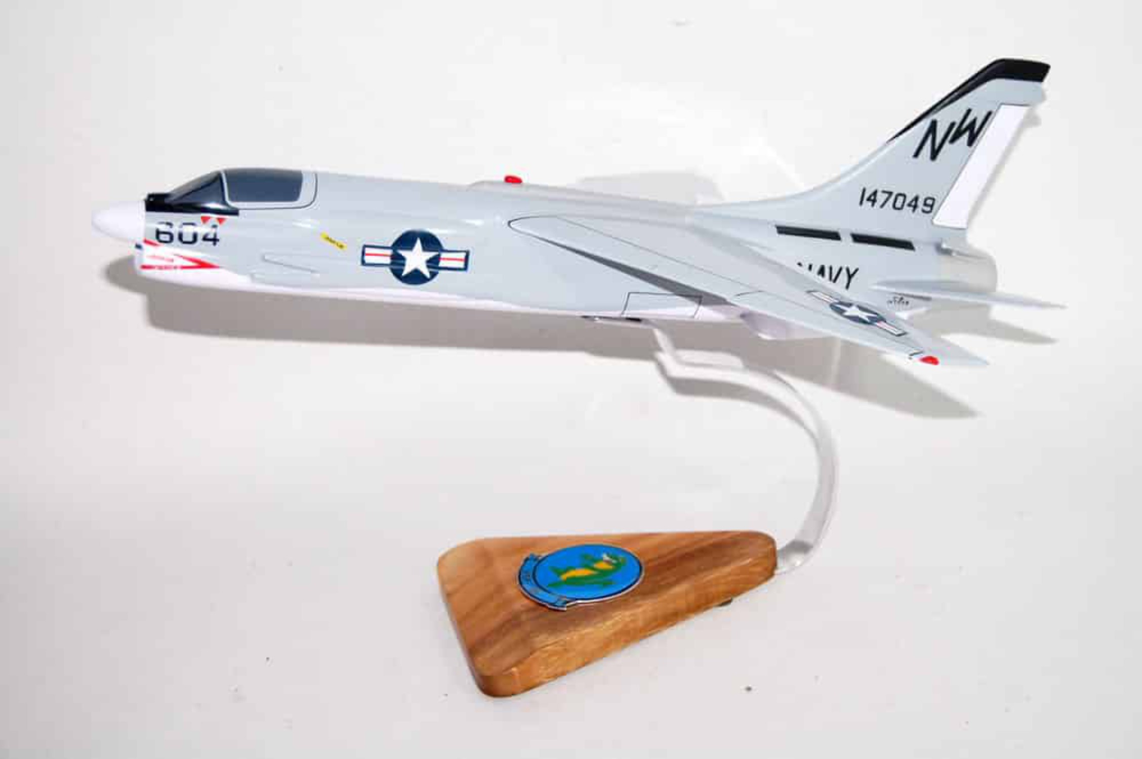 VSF-86 Gators F-8 Crusader Model,Vought F-8 Crusader,18,Mahogany Scale ...