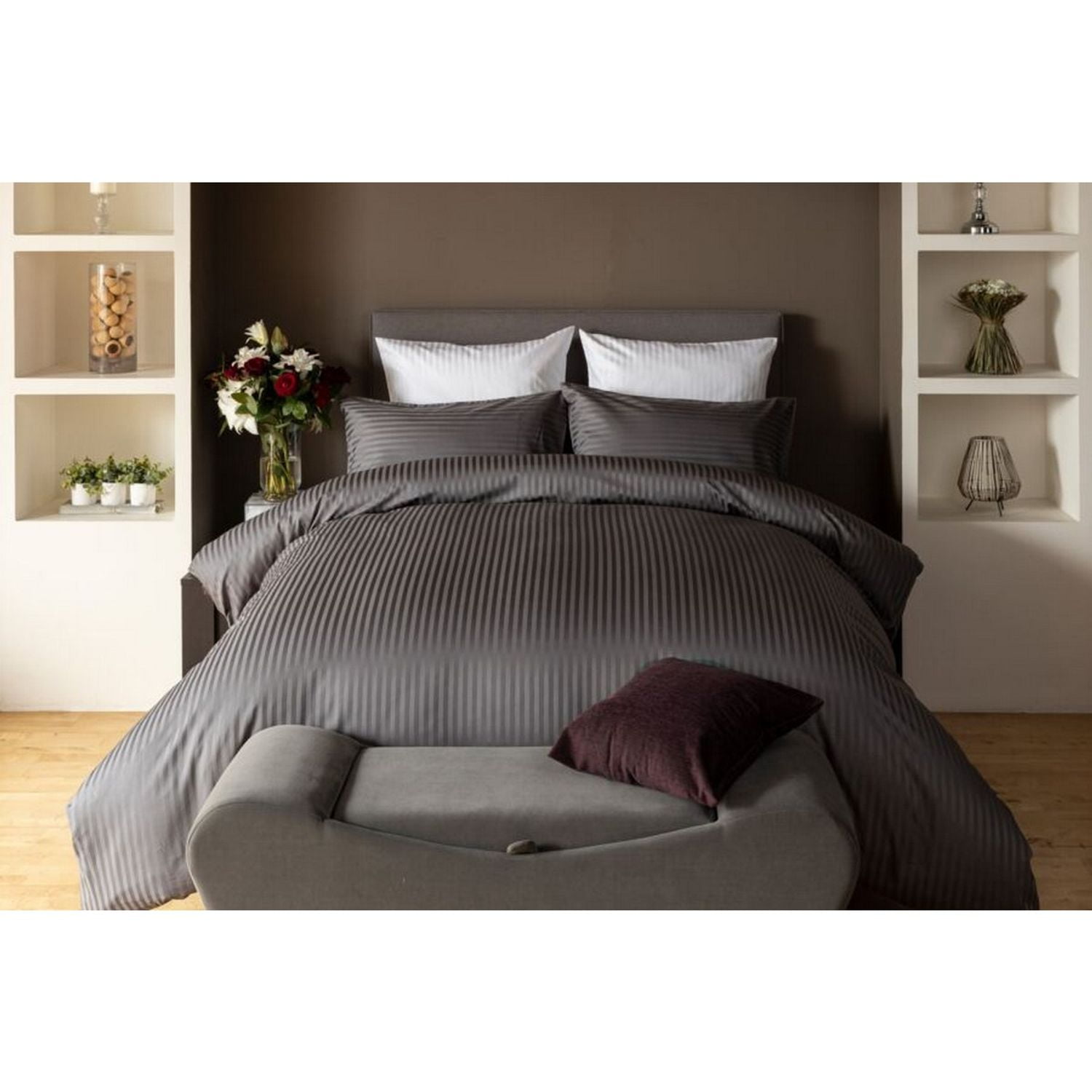 Click here for Belledorm Hotel Suite Stripe Duvet Cover Set prices