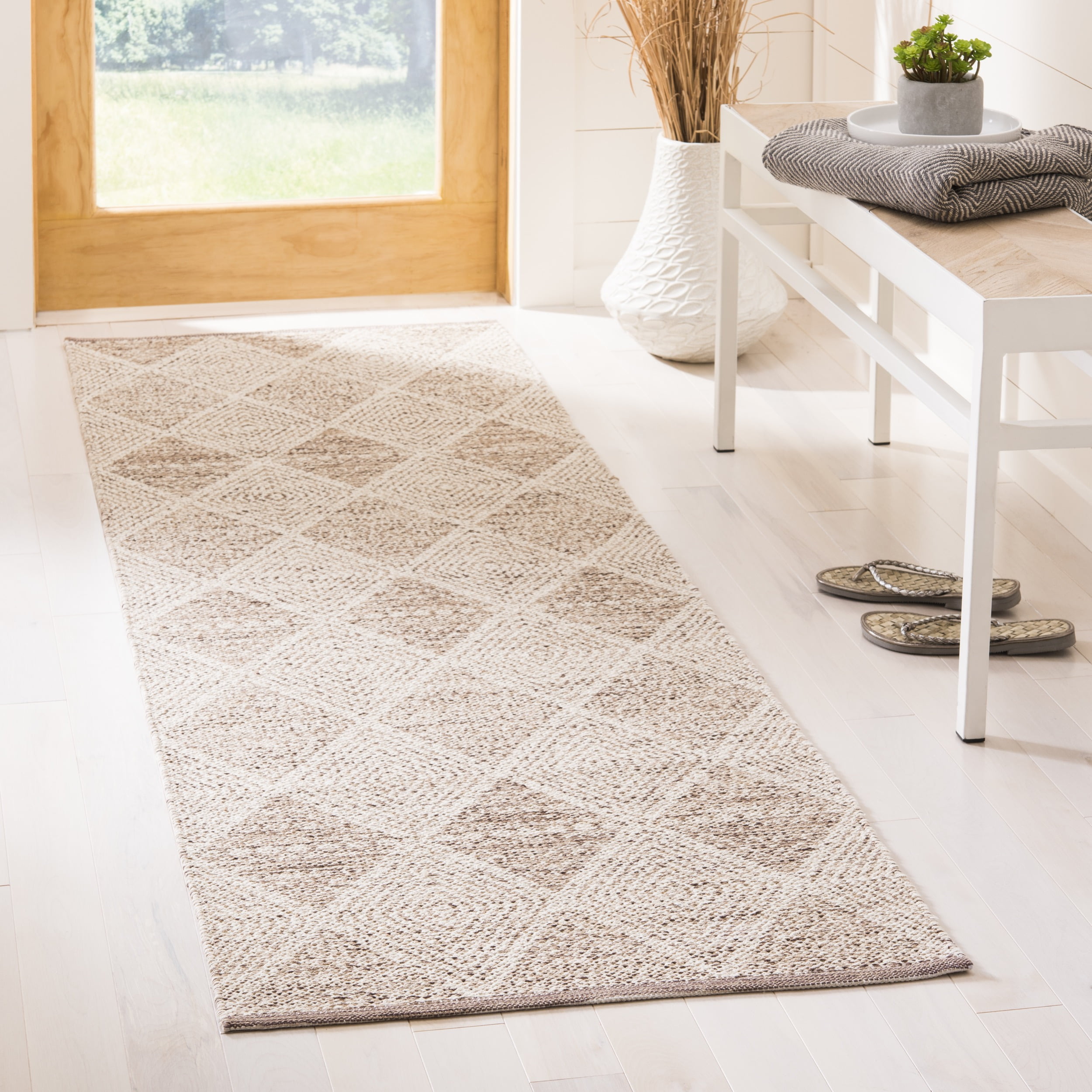 SAFAVIEH Montauk Caleb Geometric Diamond Cotton Runner Rug, Beige, 2'3 ...