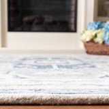 SAFAVIEH Micro-Loop Braylon Traditional Floral Wool Runner Rug, Ivory ...