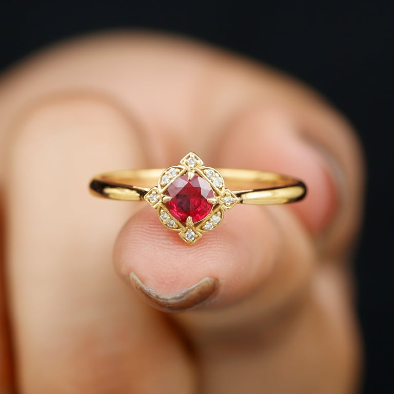 Vintage Ruby Ring Yellow Gold