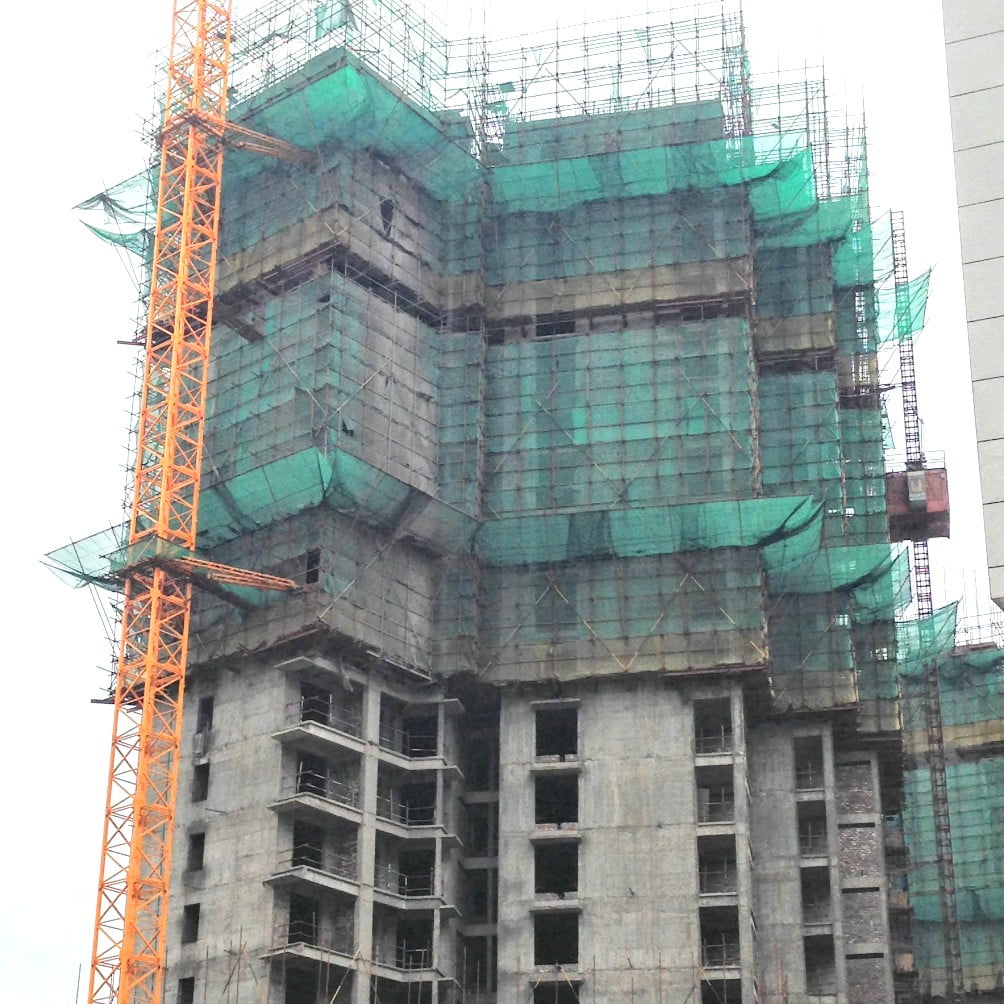 Xtarps - Vertical Debris Safety Netting - 10' x 100' debris safety ...