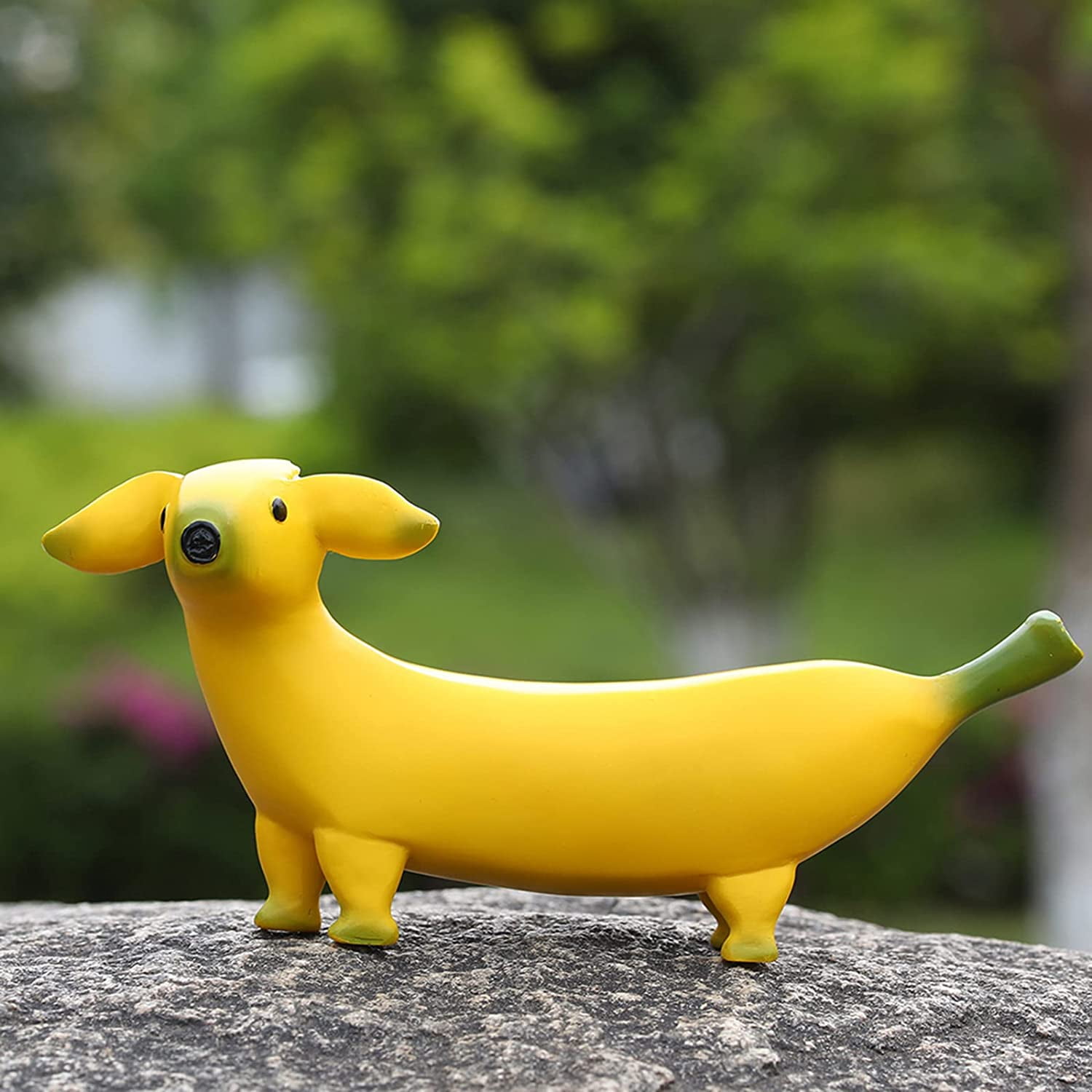 HEJULIK Banana Dog Statue Garden Statues Cute Dog Resin Art Statues for ...