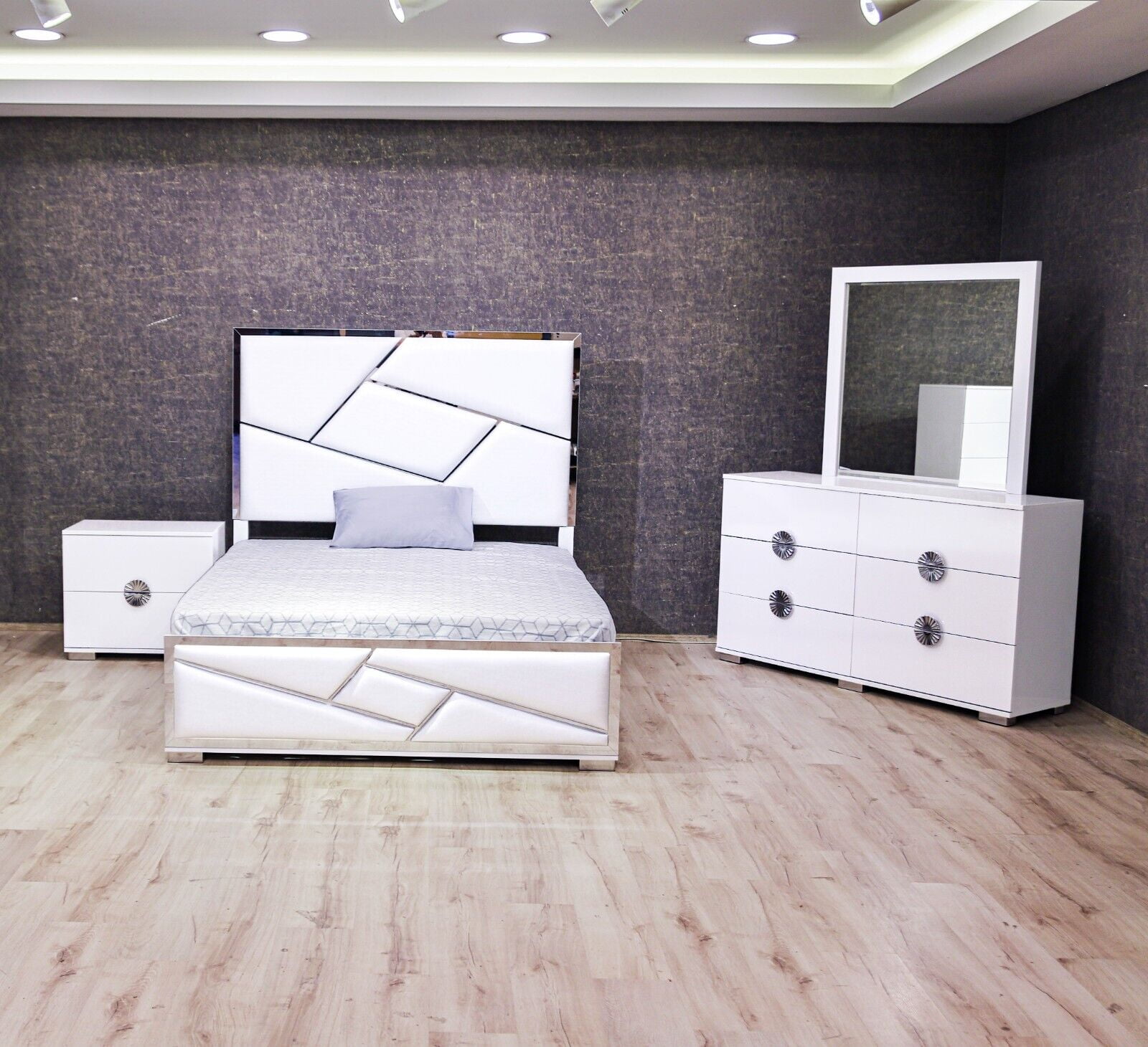 Modern 4pc White Padded Headboard Mirrored Accents King Bed Dresser ...