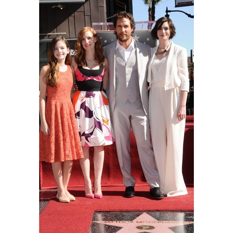 Mackenzie Foy Jessica Chastain Anne Hathaway, Mackenzie Foy, Jessica
