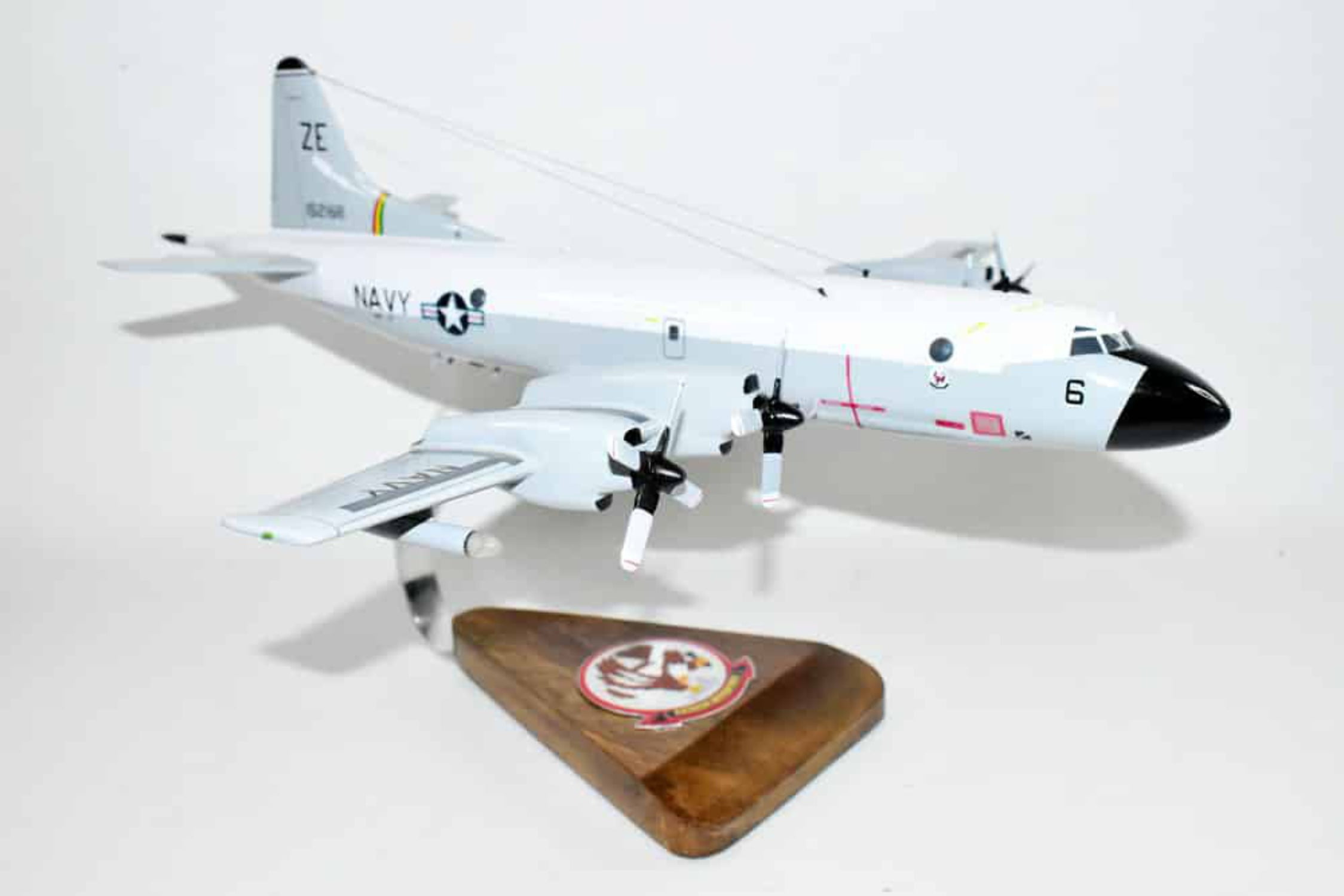 Lockheed Martin P-3B Orion, VP-17 White Lightnings (1975 152168 ...