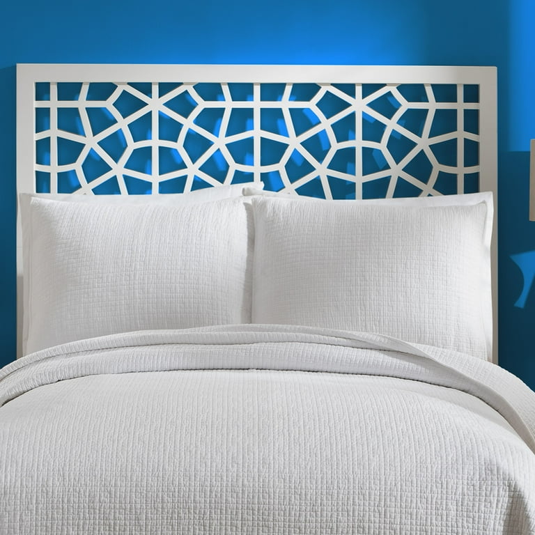 White Labyrinth Quilt Pattern