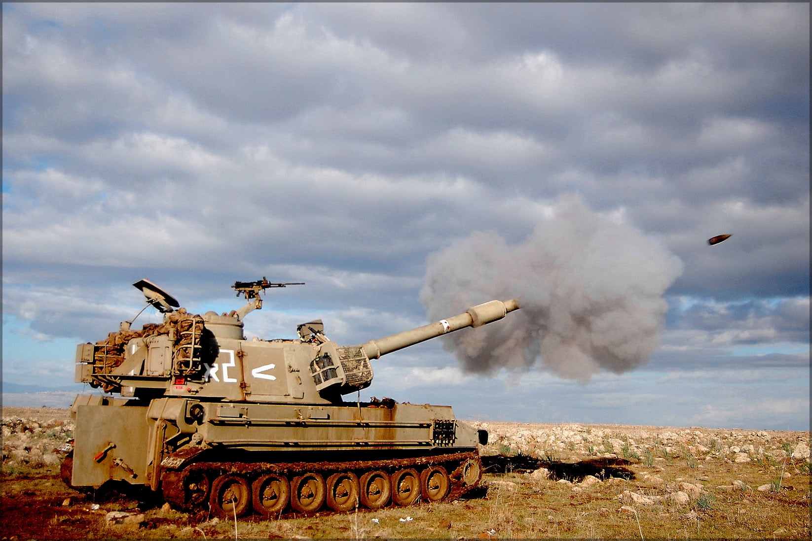 24"x36" Gallery Poster, Cannon fire - M109 self-propelled howitzer ...