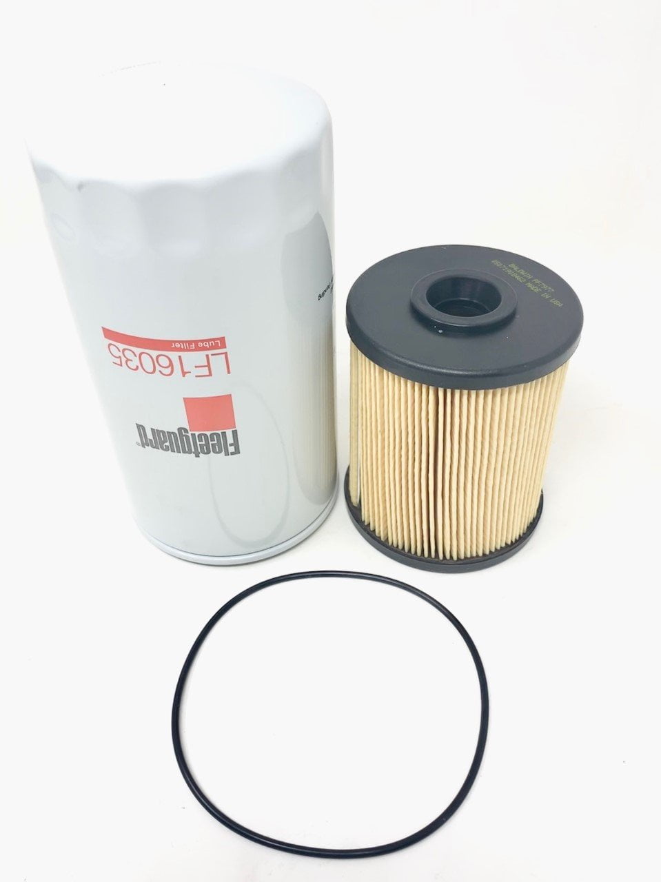 Set Fuel Filter Baldwin PF7977 & Lube Filter Fleetguard LF16035 ...