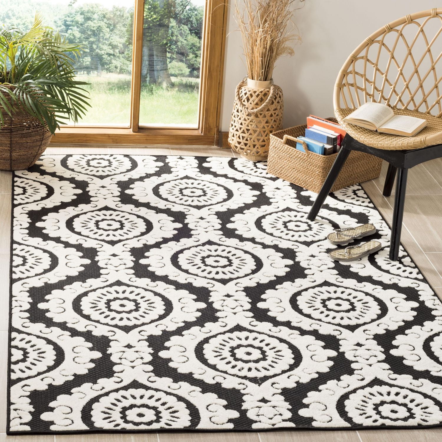 Click here for Safavieh Monroe Renae Floral Area Rug 53 X 77 prices