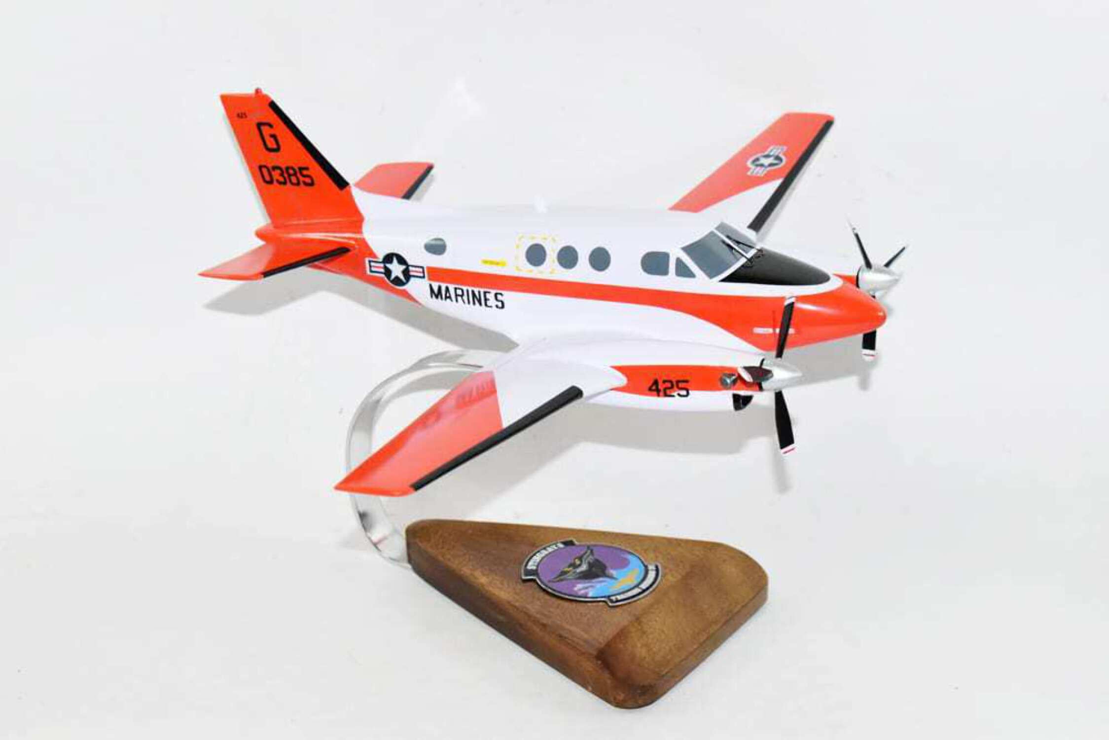 Beechcraft T-44C Pegasus, VT-35 Stingrays (Marines), 1/33 Mahogany ...