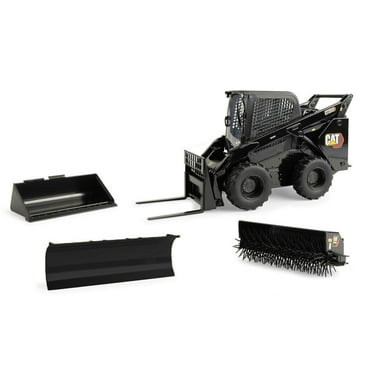 ERTL 1/64 Peterbilt 579 w/ Lowboy & 2 Bobcat S76 Skid-Steer Loaders ...