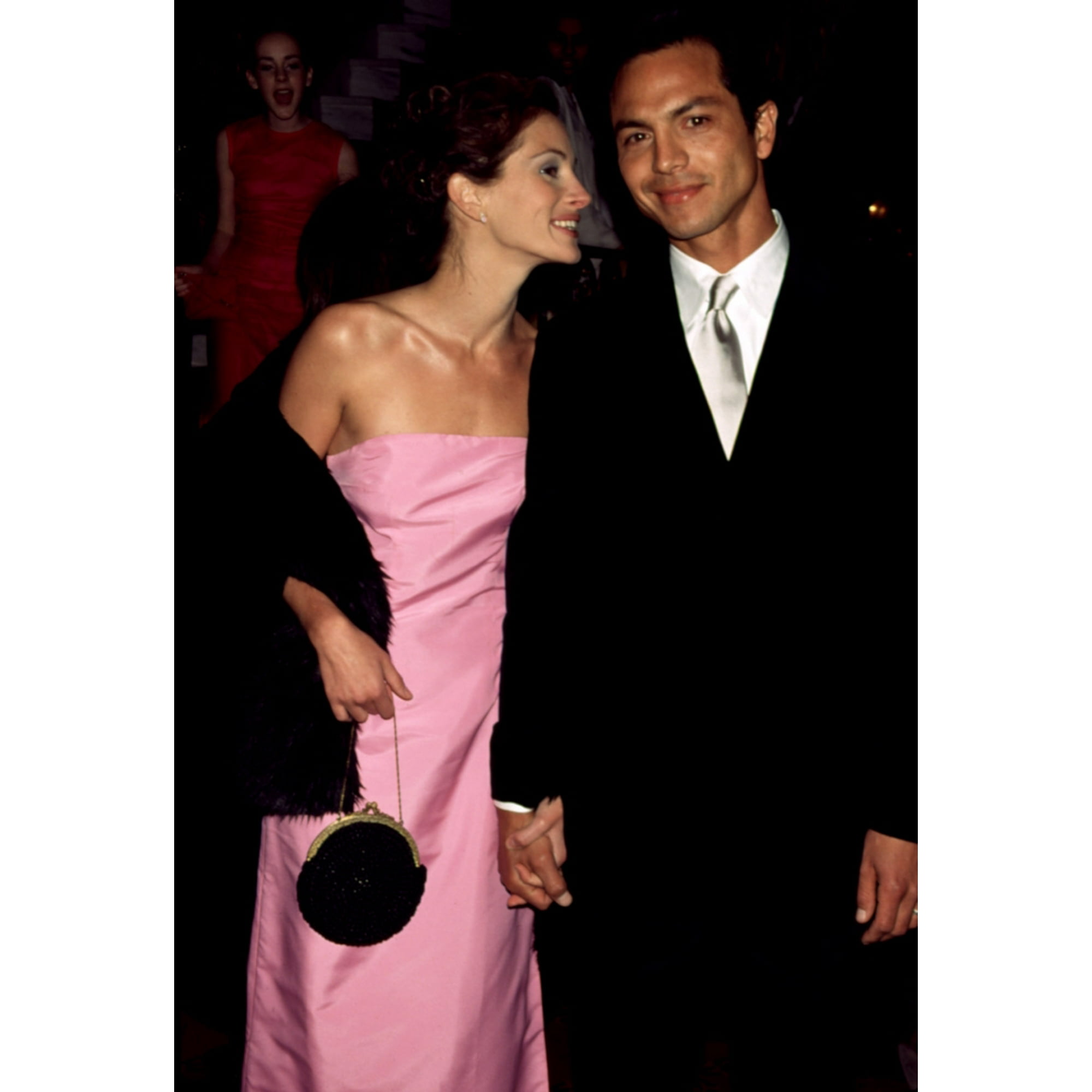 Julia Roberts And Benjamin Bratt Image Of ACTRESS JULIA ROBERTS AND