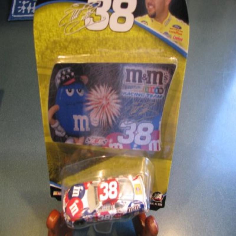 2004 Elliott Sadler #38 Ford MMs Red White Blue 4 July Daytona Paint ...
