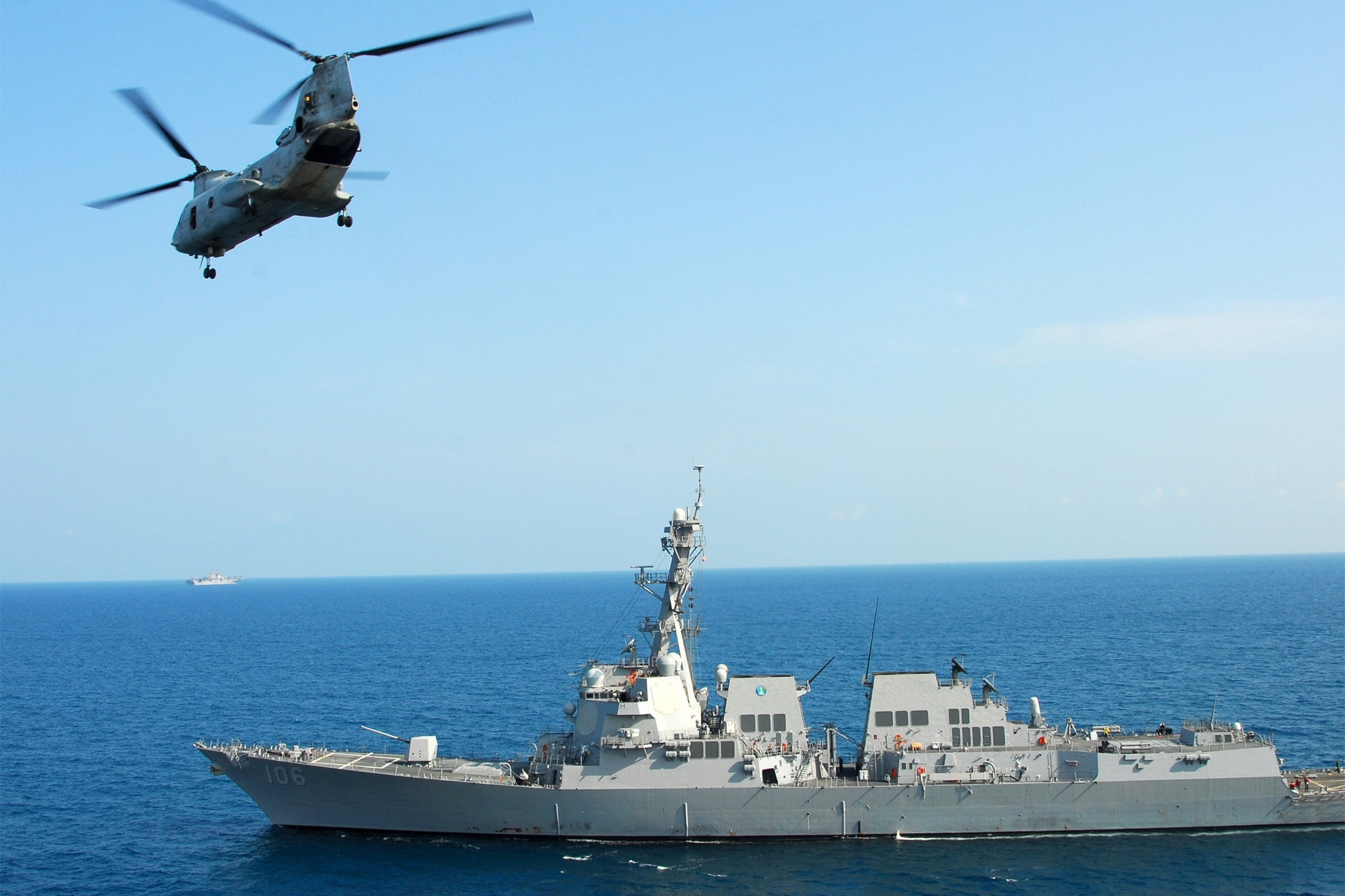 24x36 gallery poster, USS Stockdale (DDG-106) with CH-46E Sea Knight ...