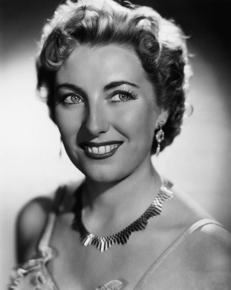 Vera Lynn 1954 Photo Print - Walmart.com - Walmart.com