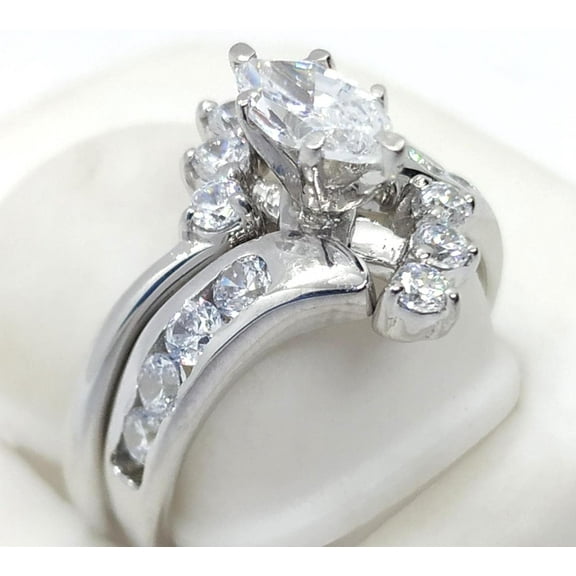 Divine Creation 14K White Gold Plated 925 Sterling Silver 2.50 Ct Round ...