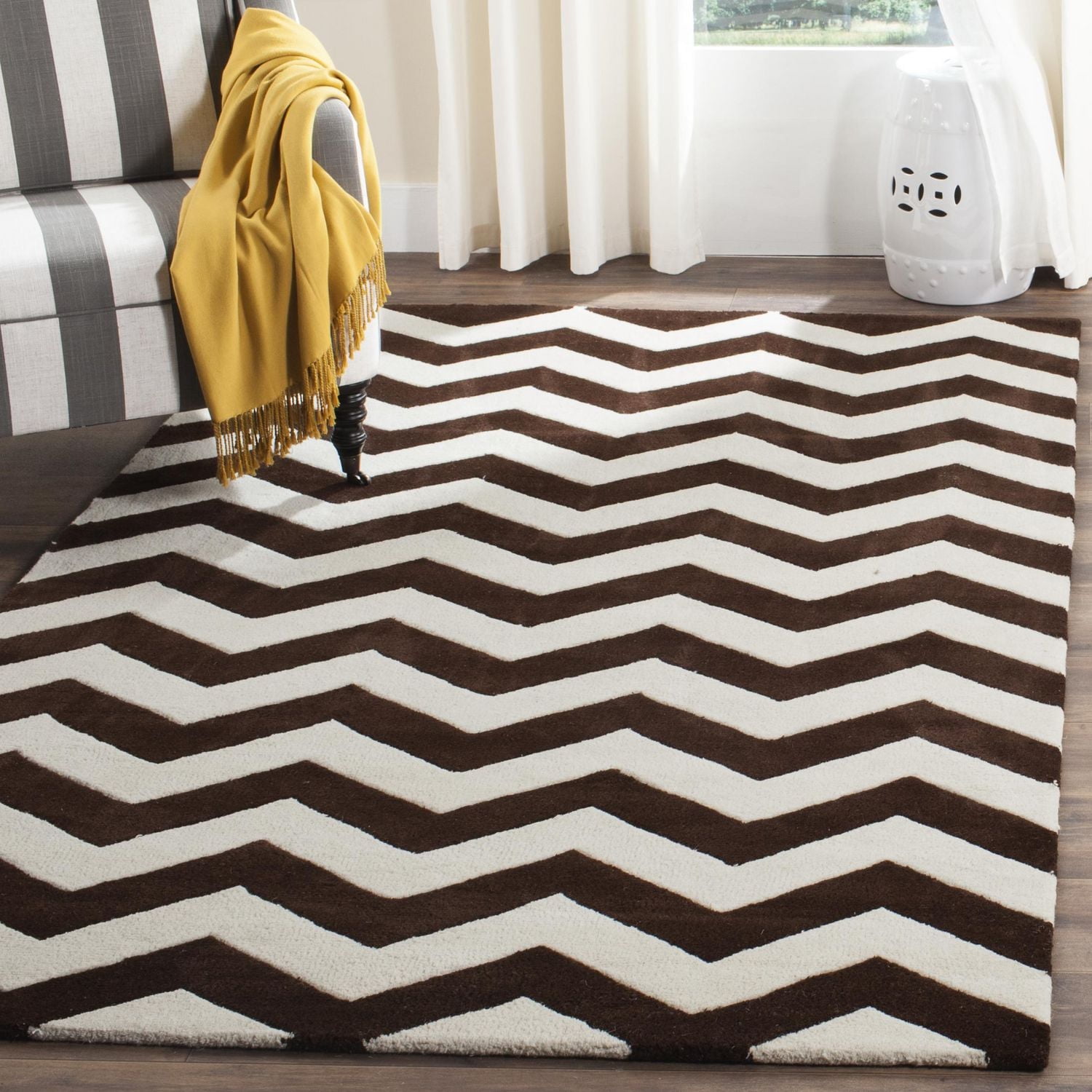 Click here for Safavieh Chatham Jake Zigzag Stripes Area Rug 5 Ft... prices