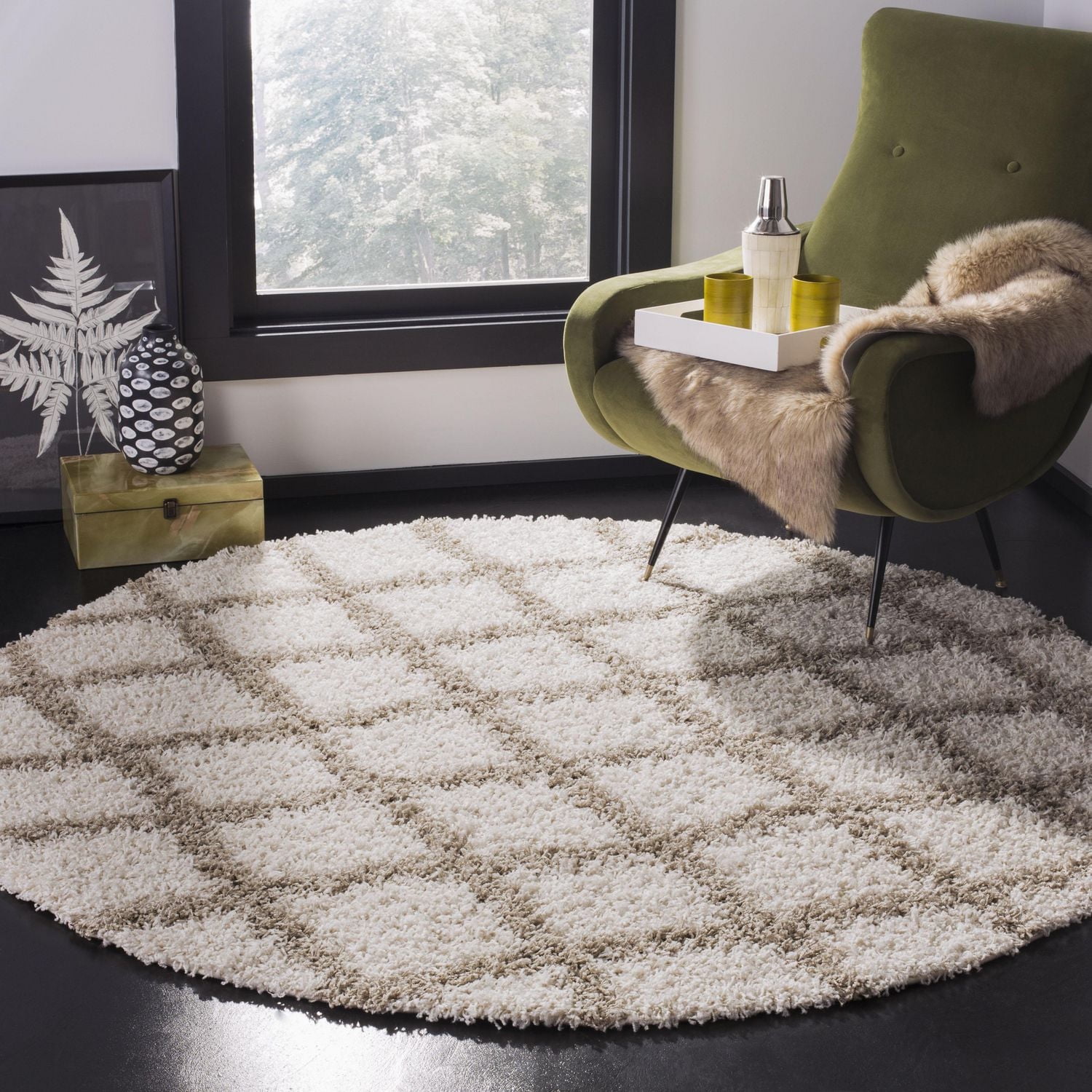 Click here for Safavieh Layla Geometric Plush Shag Area Rug 6 X 6... prices