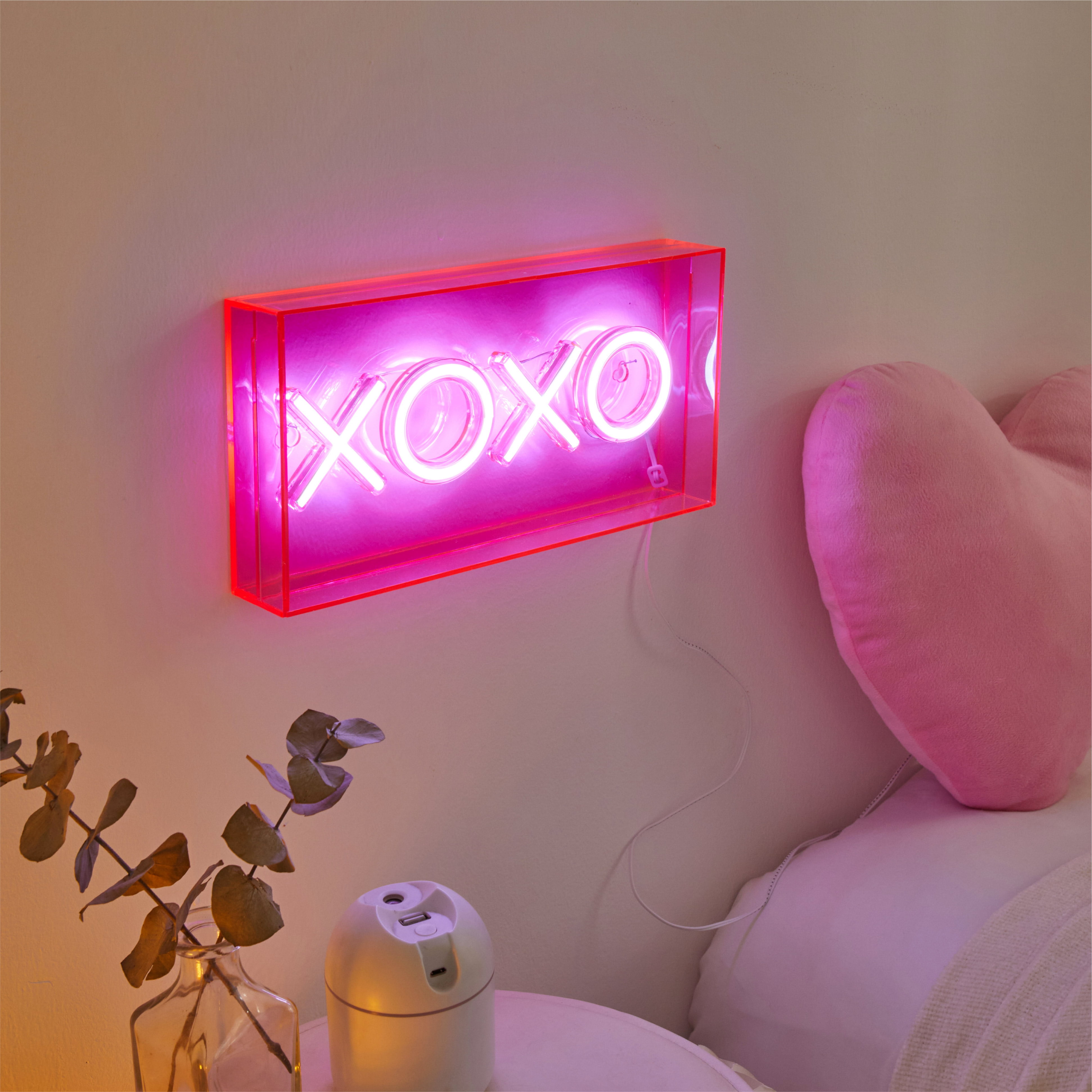 Urban Shop LED Neon XOXO Light-up Pink Acrylic Box, Cool White ...