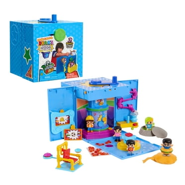 Bluey Family and Friends 2.5 inch Action Figure Set, 8 Pieces - Walmart.com
