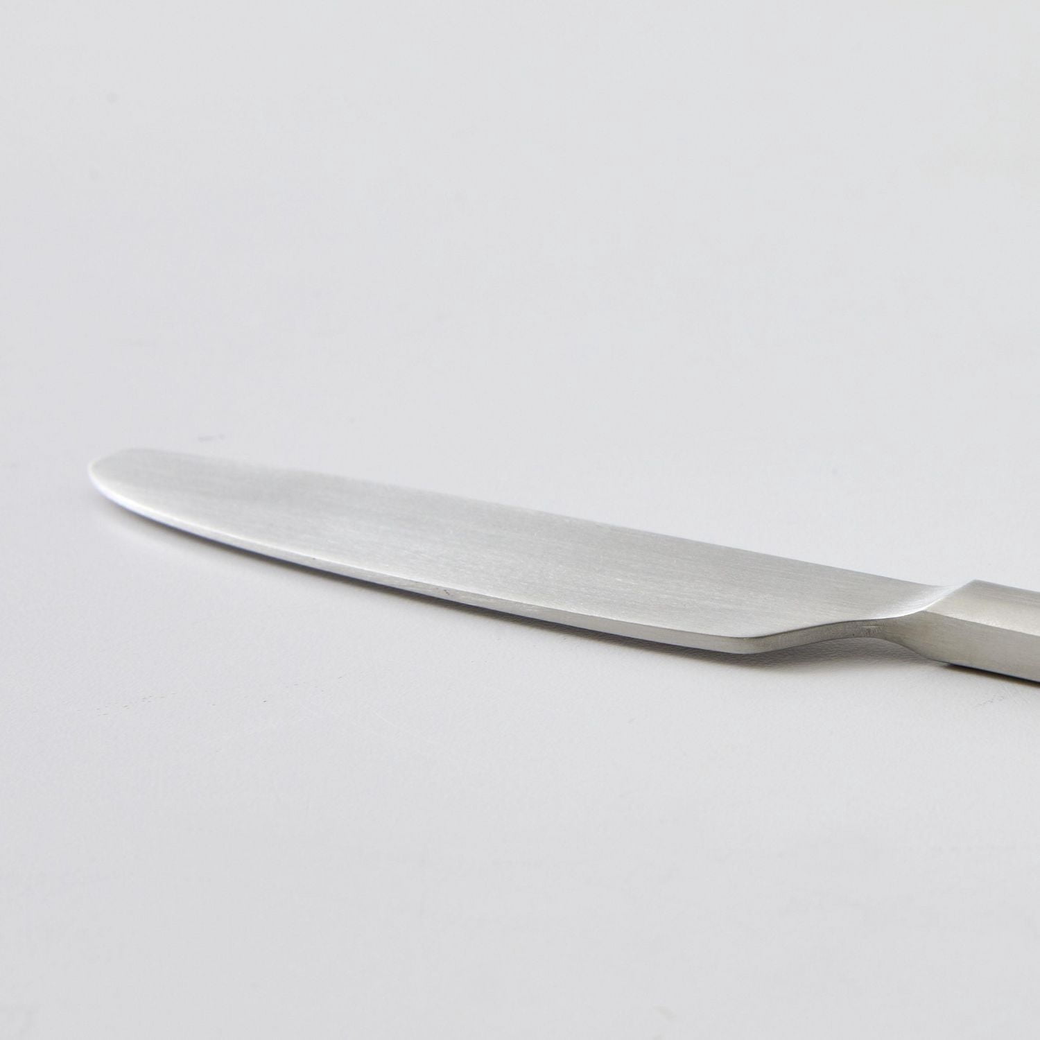 Click here for Better Homes & Gardens River Satin Dinner Knife prices